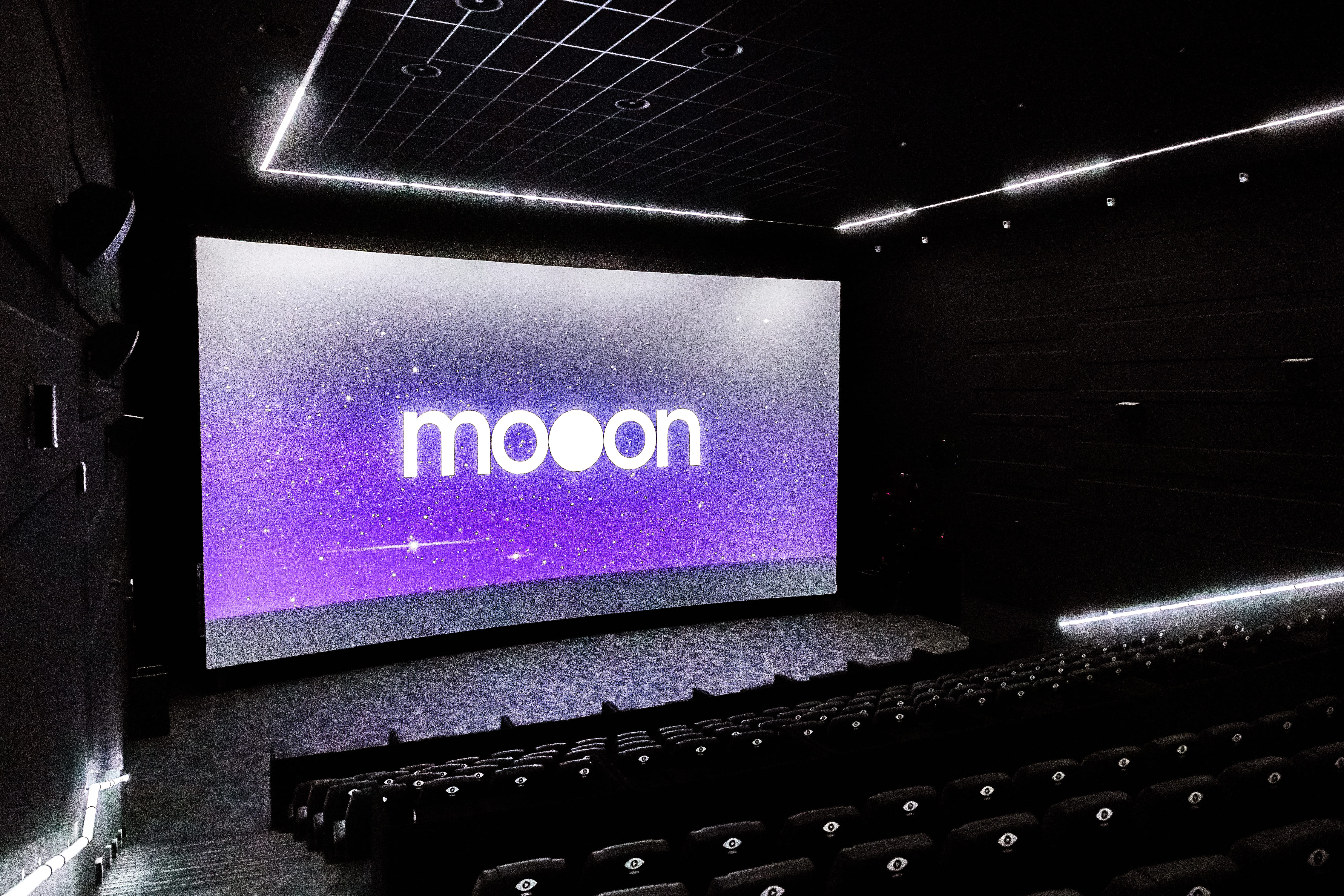 Залы в кинопространстве Mooon в ТРК Triniti | Купить билет в кино в Гродно